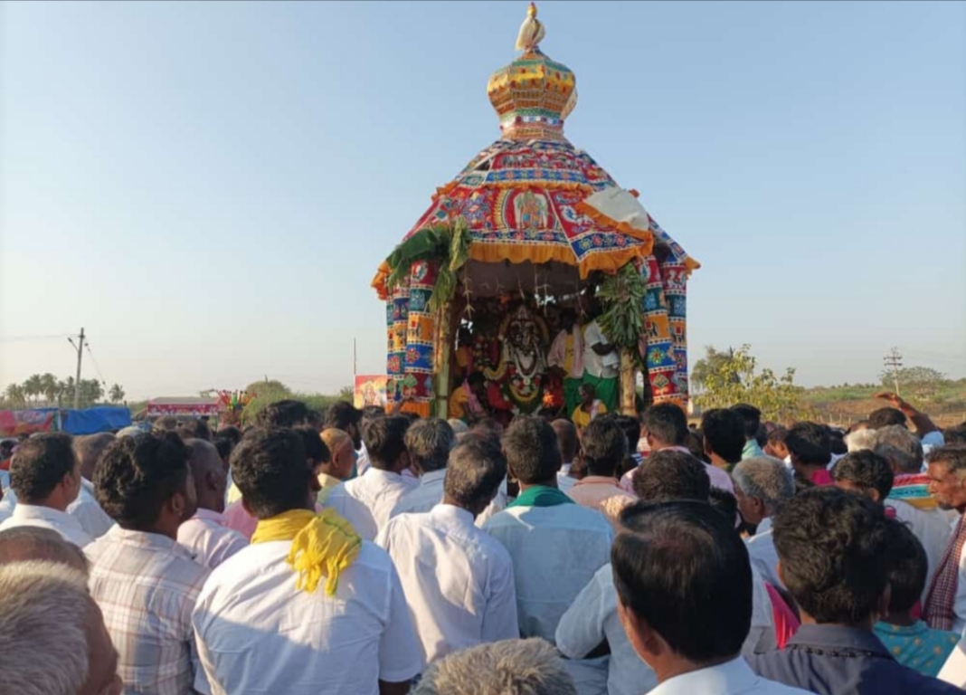Dharam Thuk Pidhariyamman temple procession | தரம் தூக்கி பிடாரியம்மன் ...