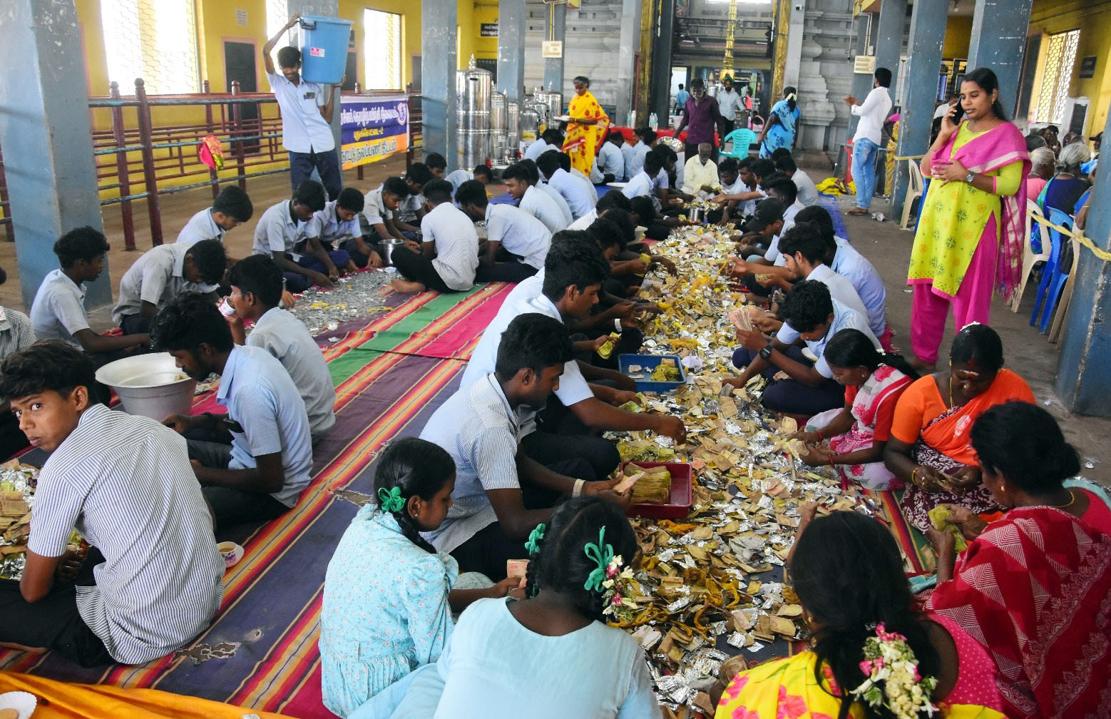 12½ lakhs revenue from Muthumariamman temple bill | முத்துமாரியம்மன் ...
