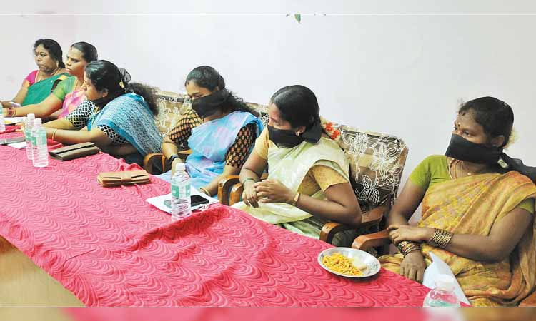 Councilors participate in Arani Municipality meeting by tying black ...