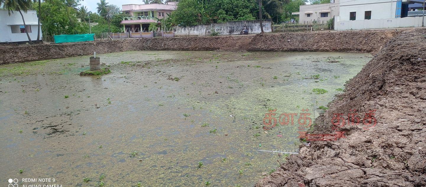 A pond was dredged near Koothanallur | கூத்தாநல்லூர் அருகே குளம் ...