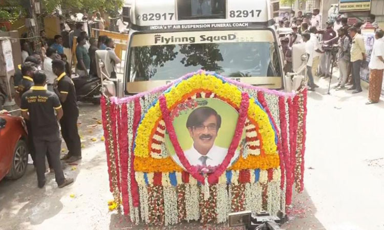 Cremation of actor Manopala | நடிகர் மனோபாலாவின் உடல் தகனம்;இறுதி ...