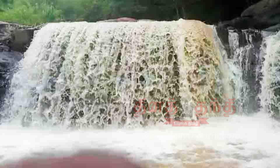 The water gushing in the auspicious waterfall | மங்களம் அருவியில் ...