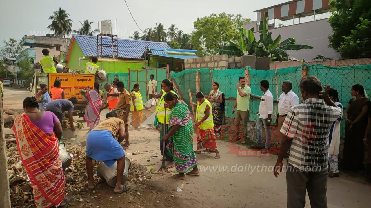 Cleanliness work on the streets of Chattainath temple | சட்டைநாதர் ...