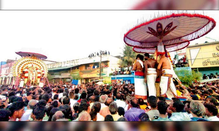 'Harihara' event where Shiva and Perumal meet in Ponneri - thousands of devotees have Sami ...