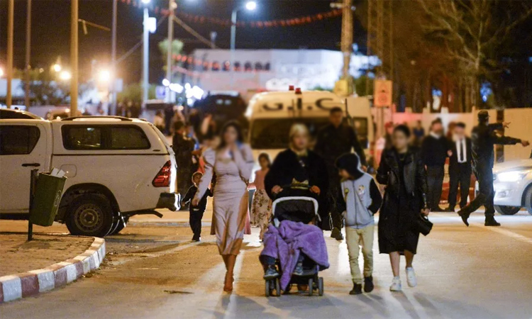 Death toll rises to 5 in gun attack near synagogue on Tunisian island ...