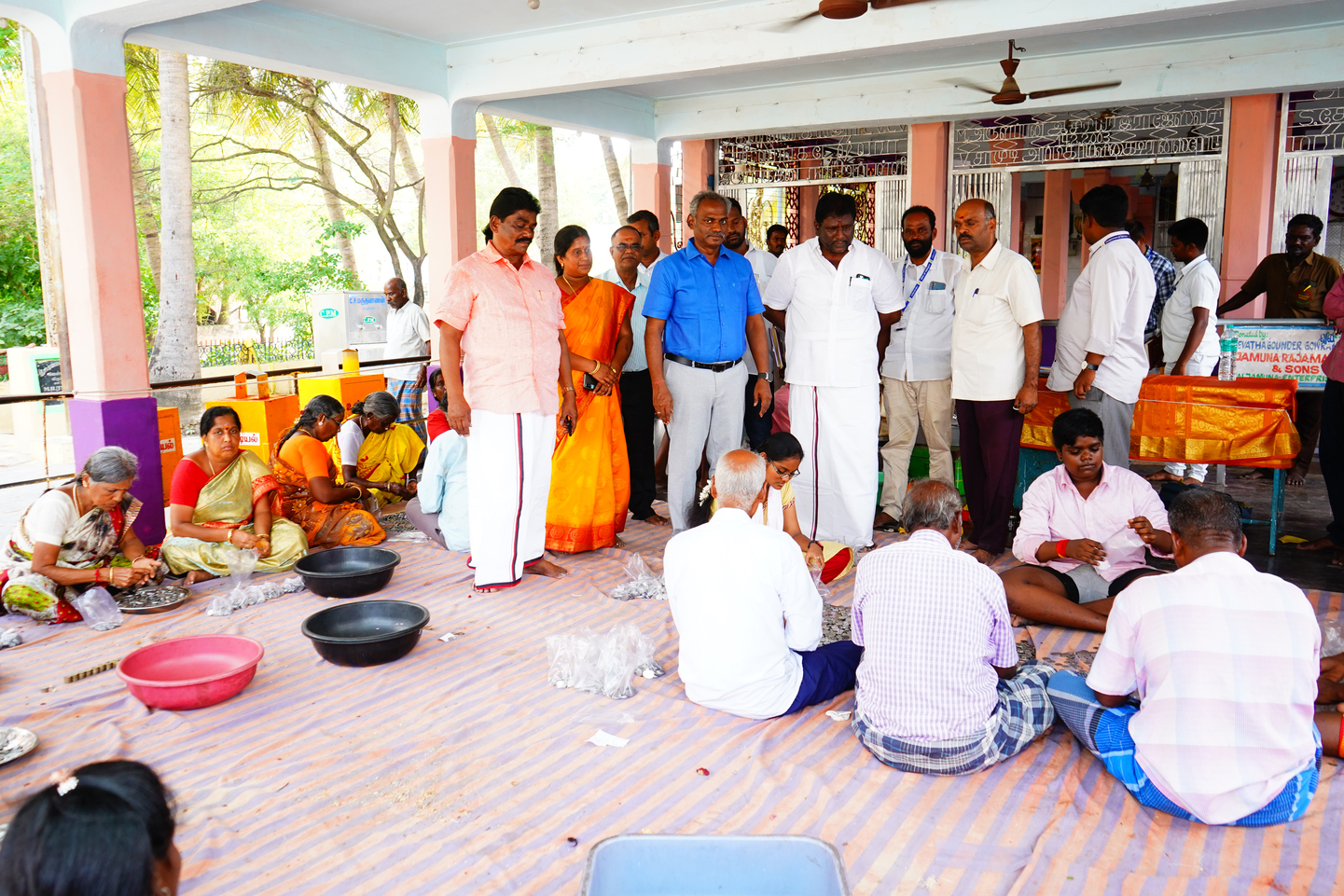 Chamundeshwari temple bill offering counting work | சாமுண்டீஸ்வரி ...