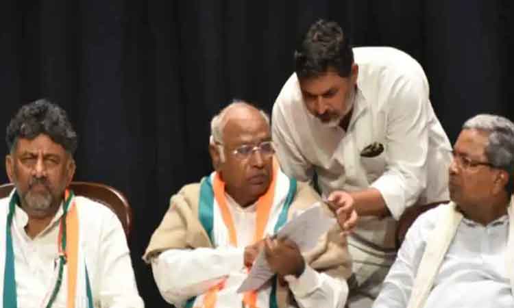 Congress MLAs meeting appointed 3 top observers to choose who will be ...