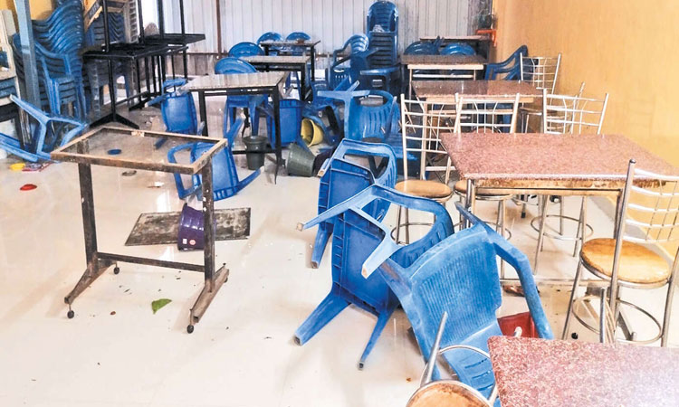 Women who besieged the Tasmac shop near Urapakkam and ransacked the bar ...