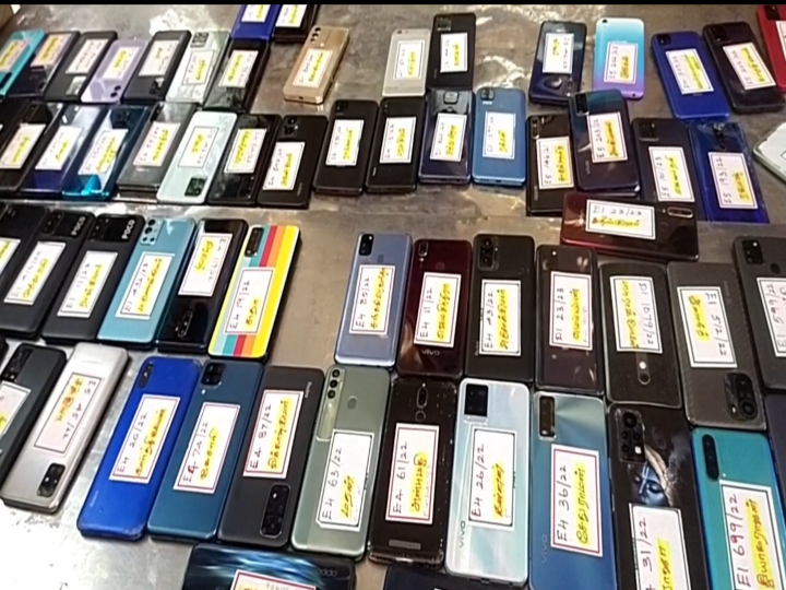 Surrender of mysterious cell phones | மாயமான செல்போன்கள் உரியவர்களிடம் ...
