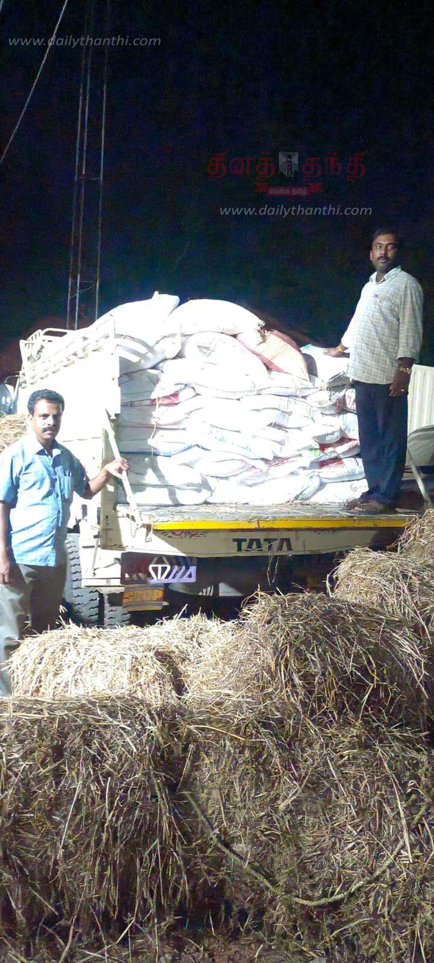 4 tons of ration rice tried to be smuggled to Kerala in mini lorry ...