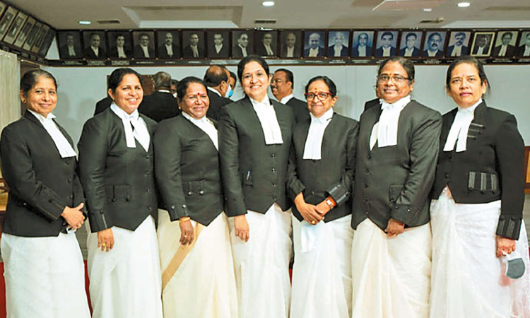 Change in 53-year-old dress code: Allow women to wear chutidar in court ...