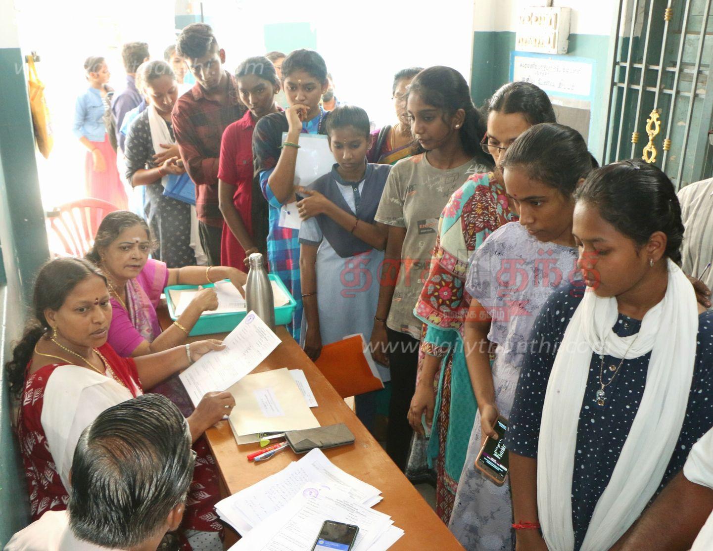 Admission of Plus-1 students in government schools | அரசுப் பள்ளிகளில் ...