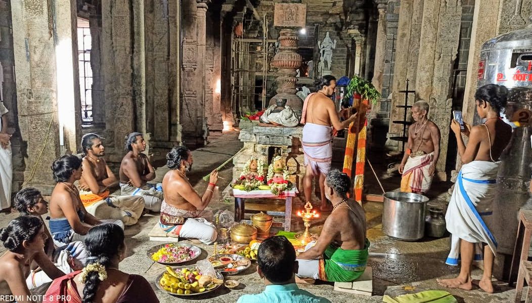 Pandakal mugurtha to set up Yagasala | யாகசாலை அமைக்க பந்தக்கால் ...