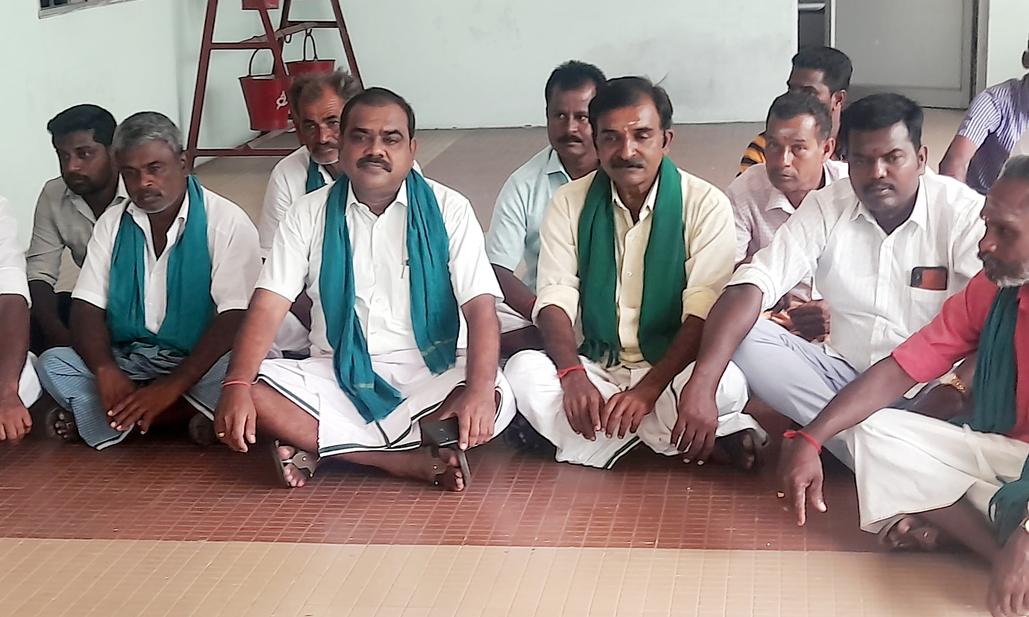 porattam | தமிழக கட்சி சார்பற்ற விவசாயிகள் சங்கத்தினர் காத்திருப்பு ...