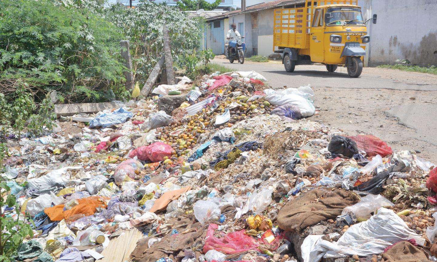 kupai | சாலையோரம் குவிந்து கிடக்கும் குப்பை
