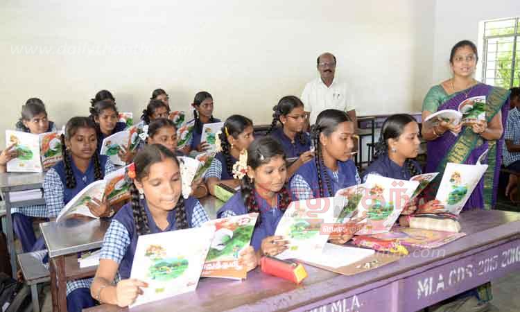 Opening of schools across Tamil Nadu Students came to school with ...