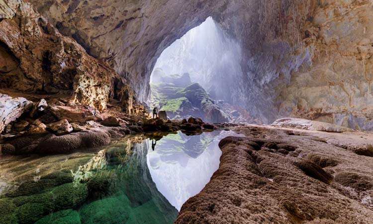 World's Largest Cave | உலகின் பிரமாண்டமான குகை
