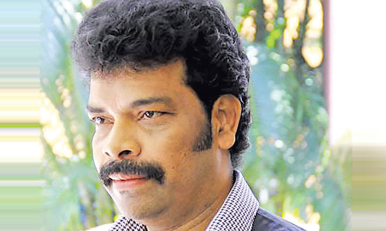 Gifted by Ravi Maria | பரிசு வழங்கிய ரவிமரியா