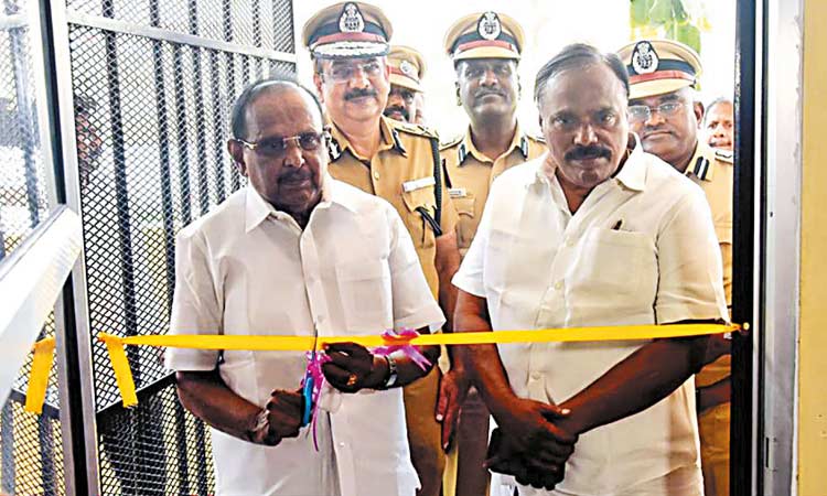 Computer training center for prisoners in Puzhal Jail | புழல் சிறையில் ...