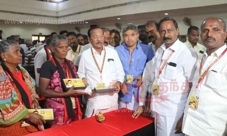 DMK 100 senior executives are golden | தி.மு.க. மூத்த நிர்வாகிகள் 100 ...