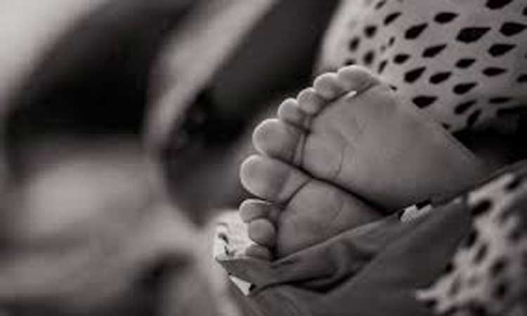 A 1½-year-old girl died after falling into the water table | தண்ணீர் ...