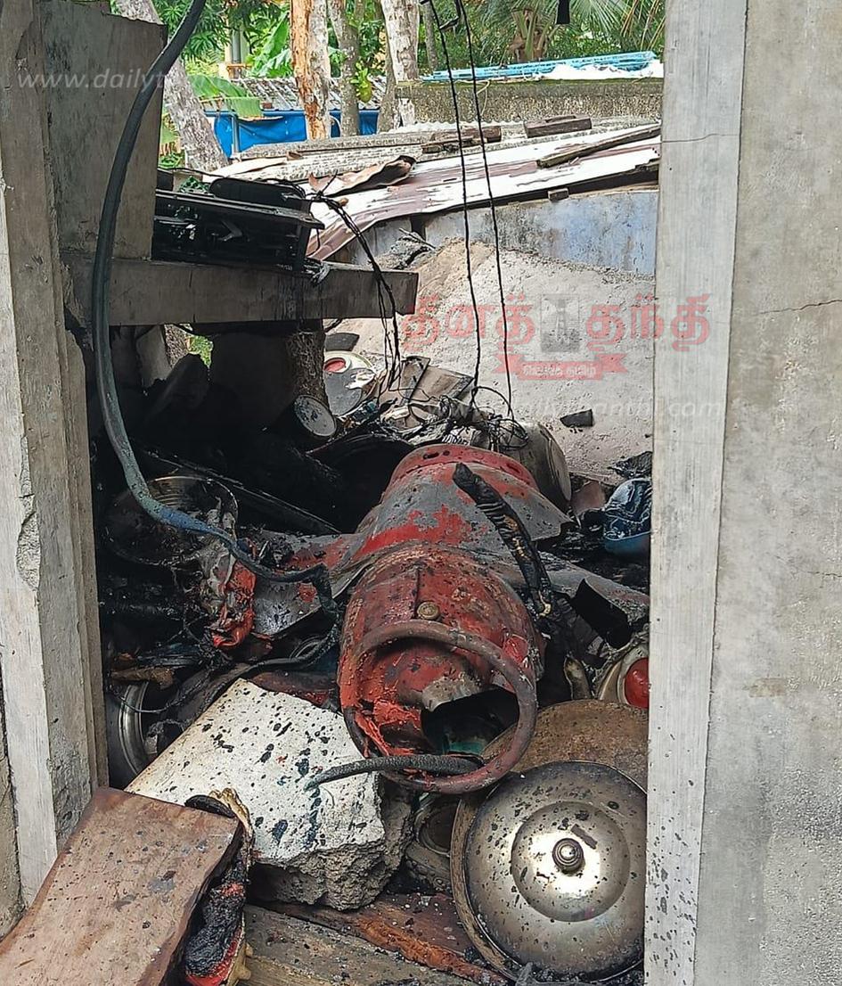 The gas cylinder exploded The kitchen was destroyed | கியாஸ் சிலிண்டர் ...