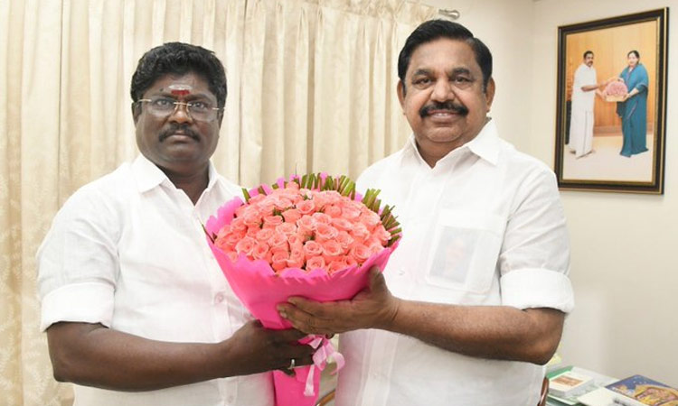 Former MLA Manickam rejoined AIADMK | மீண்டும் அதிமுகவில் இணைந்தார் ...
