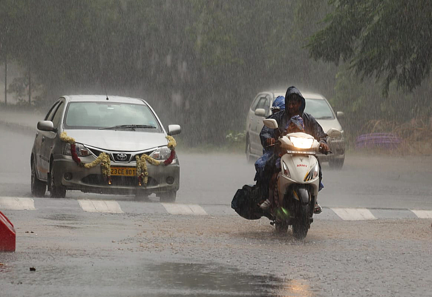 Heavy rain in Vellore | வேலூரில் பலத்த மழை
