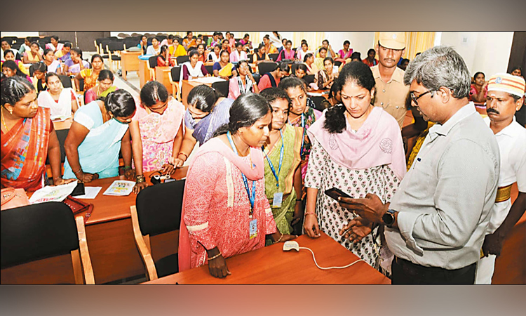 Artist Women's Rights Project: Training of volunteers to upload ...