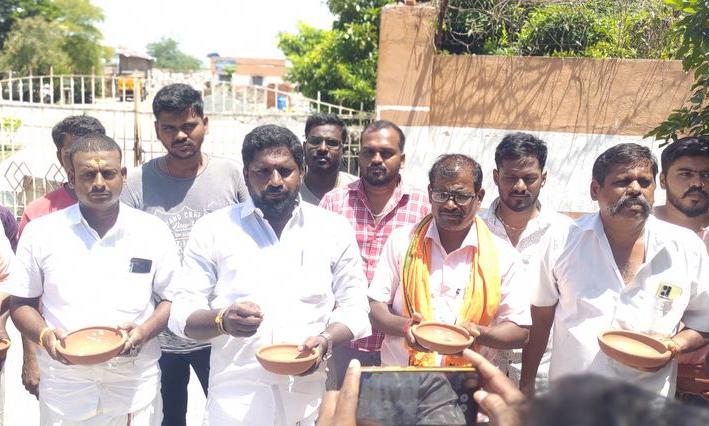 BJP protest against Thiruvodu to condemn Project Kudi Municipality ...