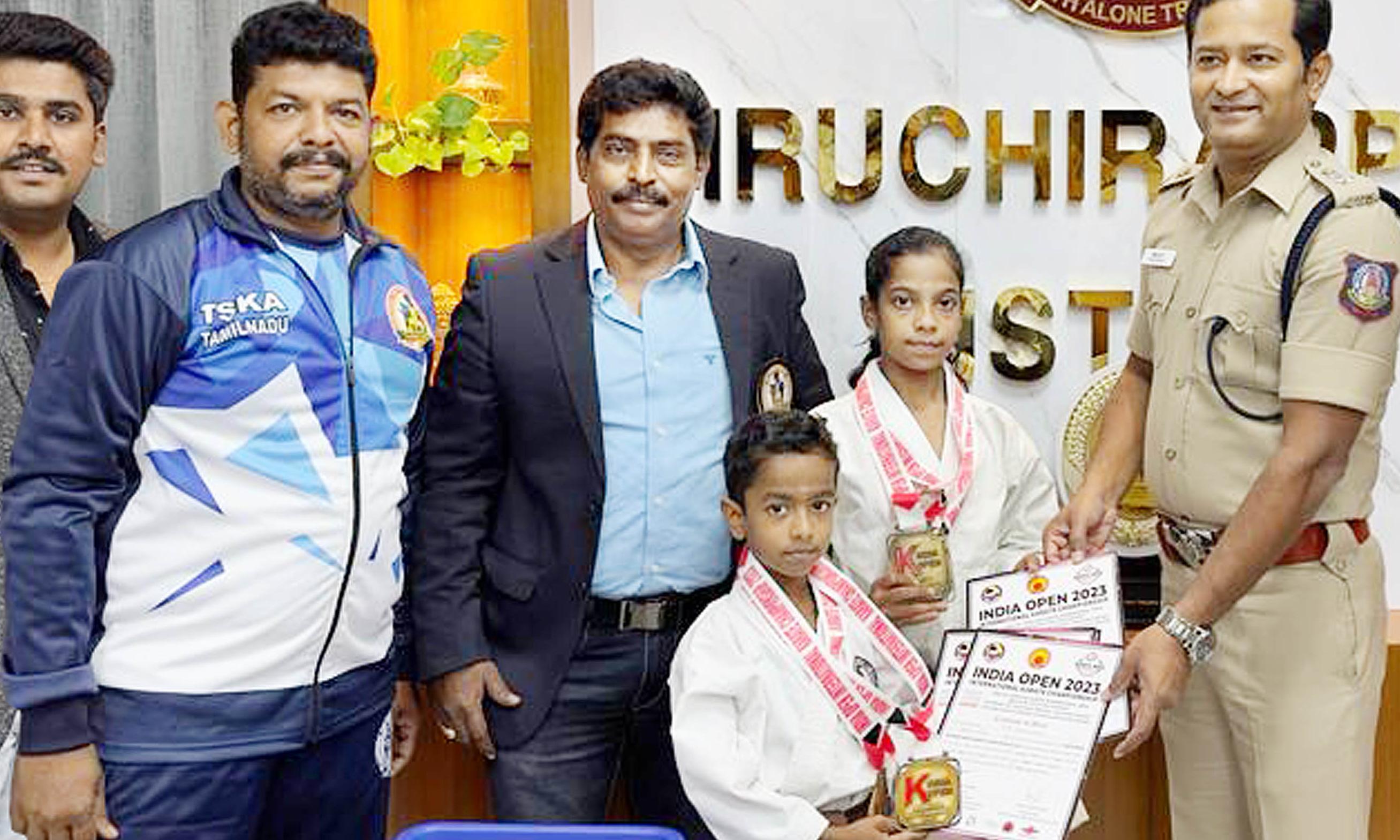 Superintendent of Police congratulated the gold medal winners ...