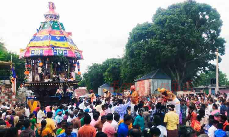 Chariot procession at Thirkoshtiyur Saumyanarayana Perumal temple ...