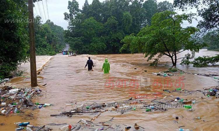 Rivers in Karnataka are raging beyond the danger level | கர்நாடகத்தில் ...