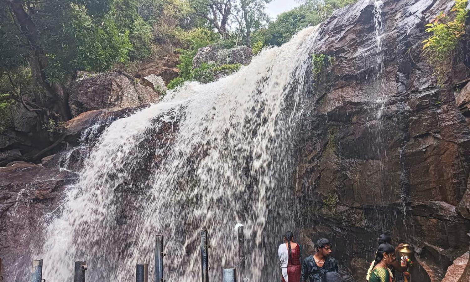water increase in panjalinga falls | பஞ்சலிங்க அருவிக்கு நீர்வரத்து ...