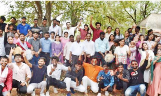 Lucknow students visit Tanjore Tamil University | தஞ்சை ...