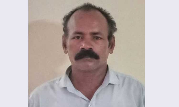 Barrage attack by bypassing land surveyors | நில அளவையரை வழிமறித்து ...