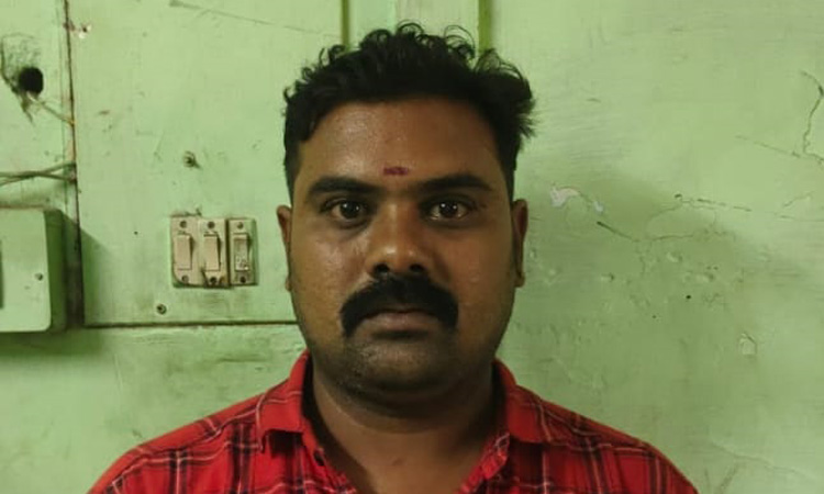 Youth arrested for stealing moped | மொபட் திருடிய வாலிபர் கைது