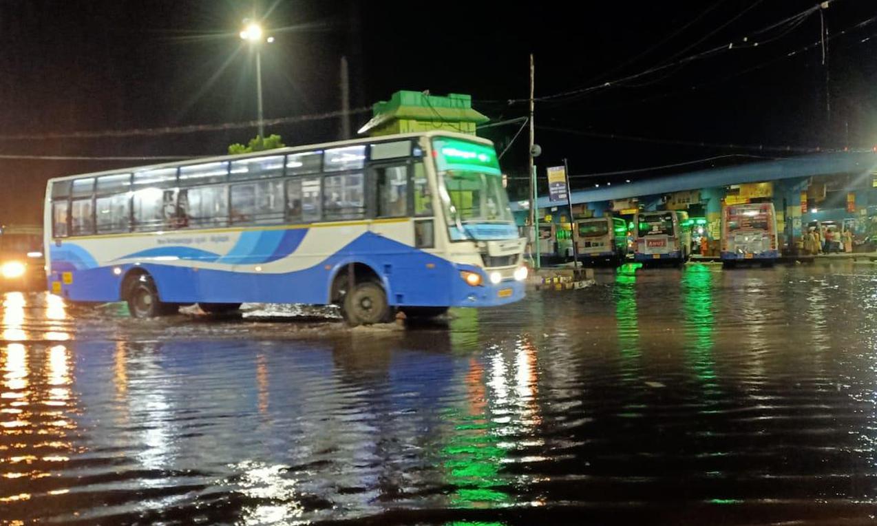 Torrential rain in Trichy | திருச்சியில் கொட்டித்தீ்ர்த்த மழை