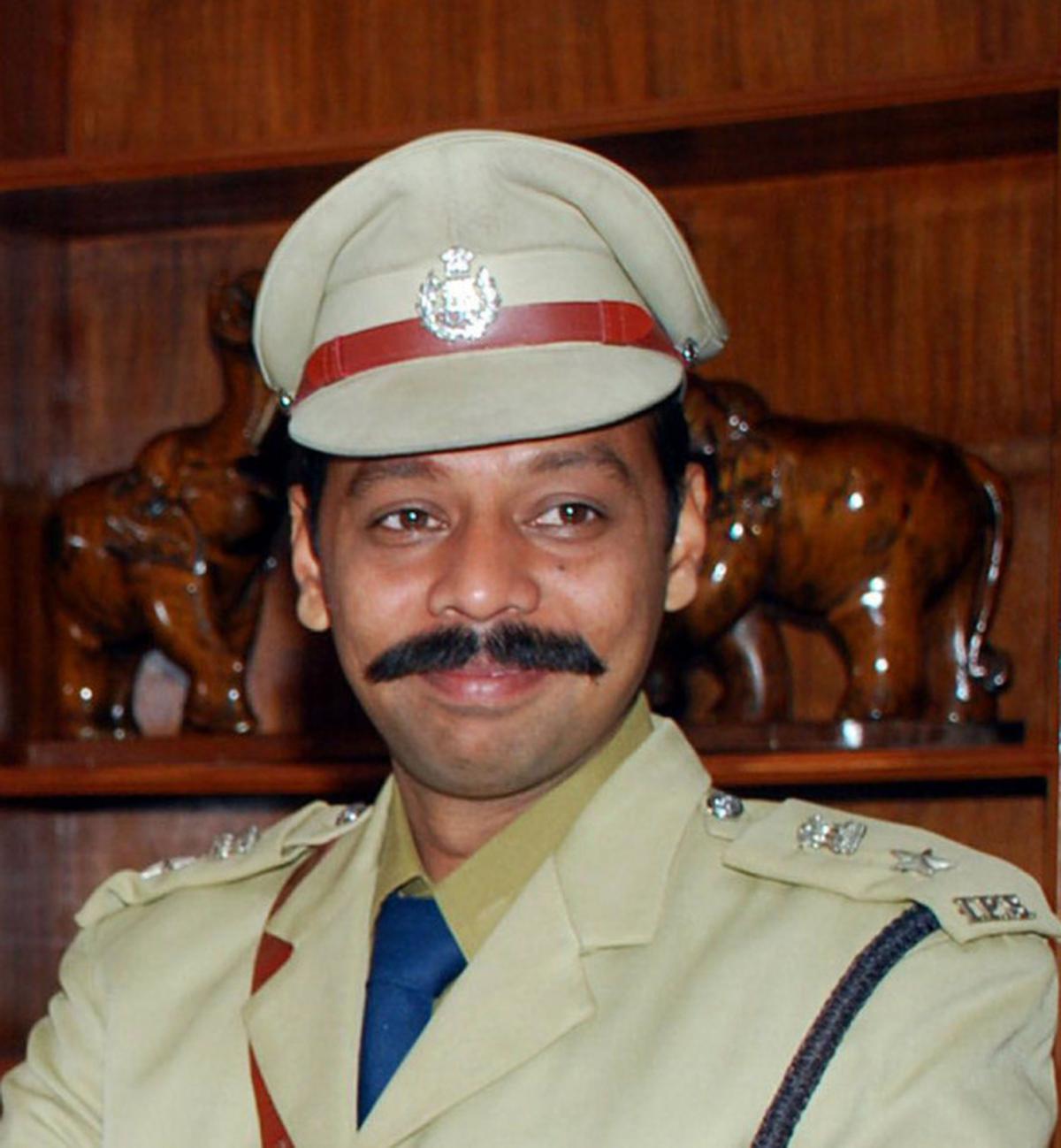 Murugan from Tamil Nadu including 2 I.P.S. President's Medal for ...