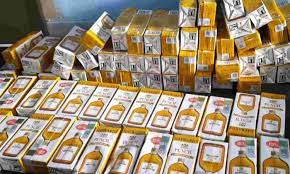 Karnataka state confiscation of liquor packets | கர்நாடக மாநில ...