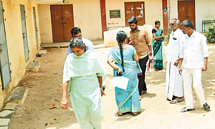Case of contamination in school classroom locks: District Principal ...