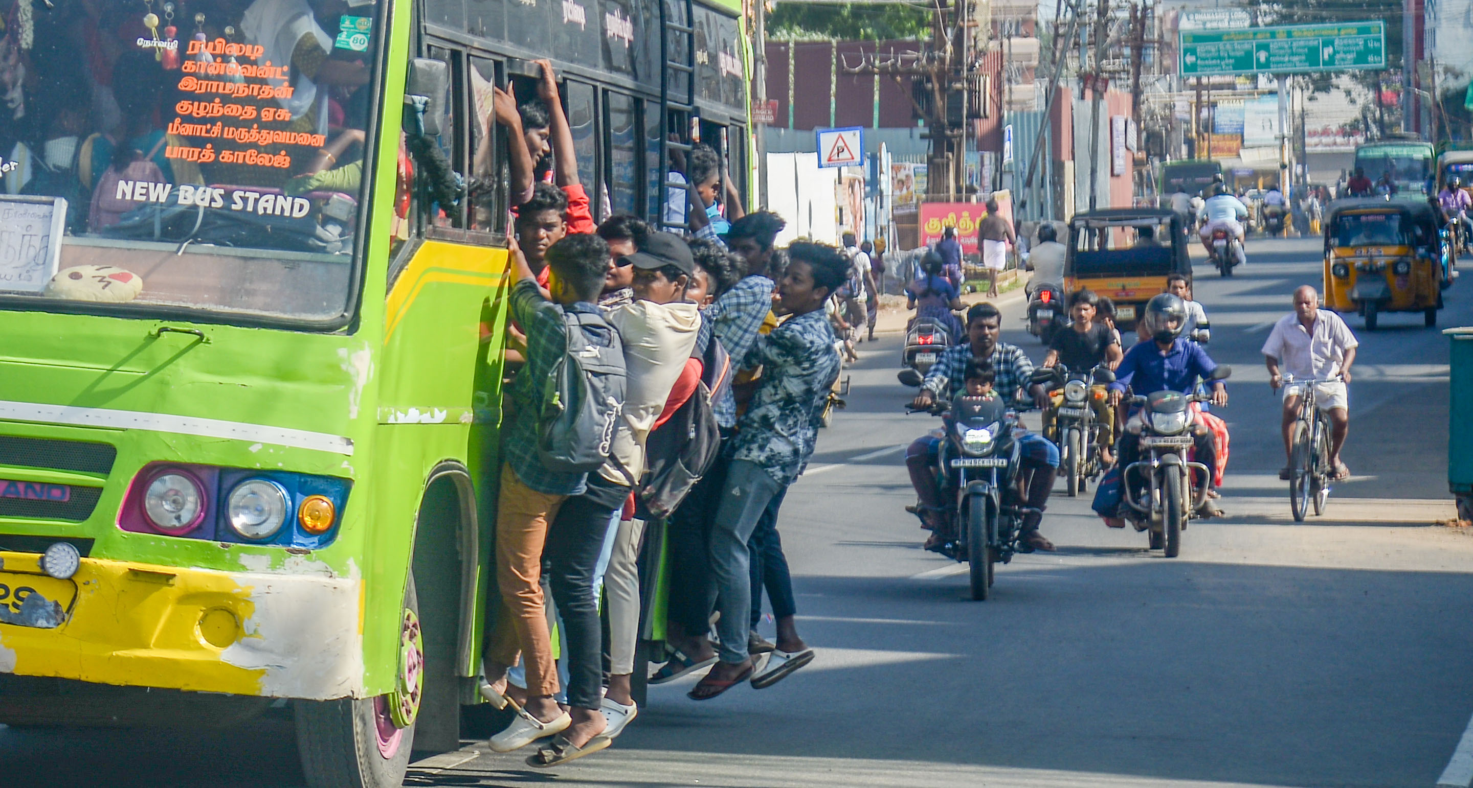 Students make the dangerous journey by hanging from bus stairs | பஸ் ...
