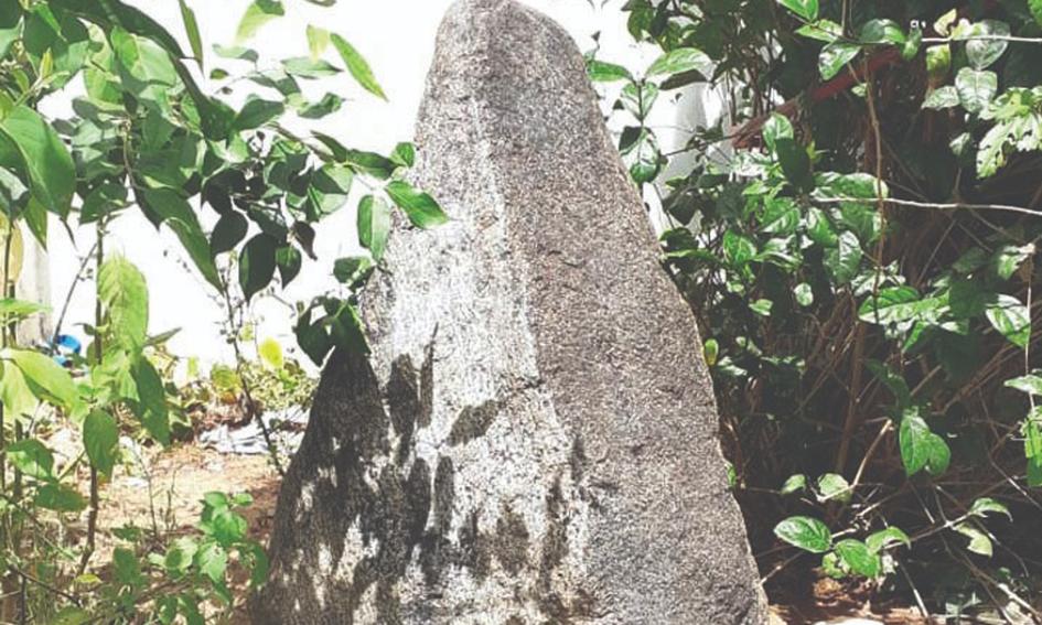 The history of stone step by step unearth | மண்ணில் மறையும் வரலாறு