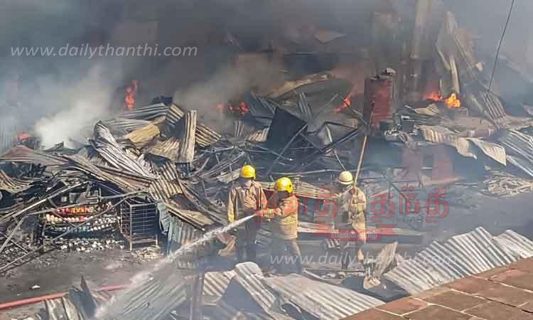 Terrible fire in court; 50 shops burnt down | குற்றாலத்தில் பயங்கர தீ ...