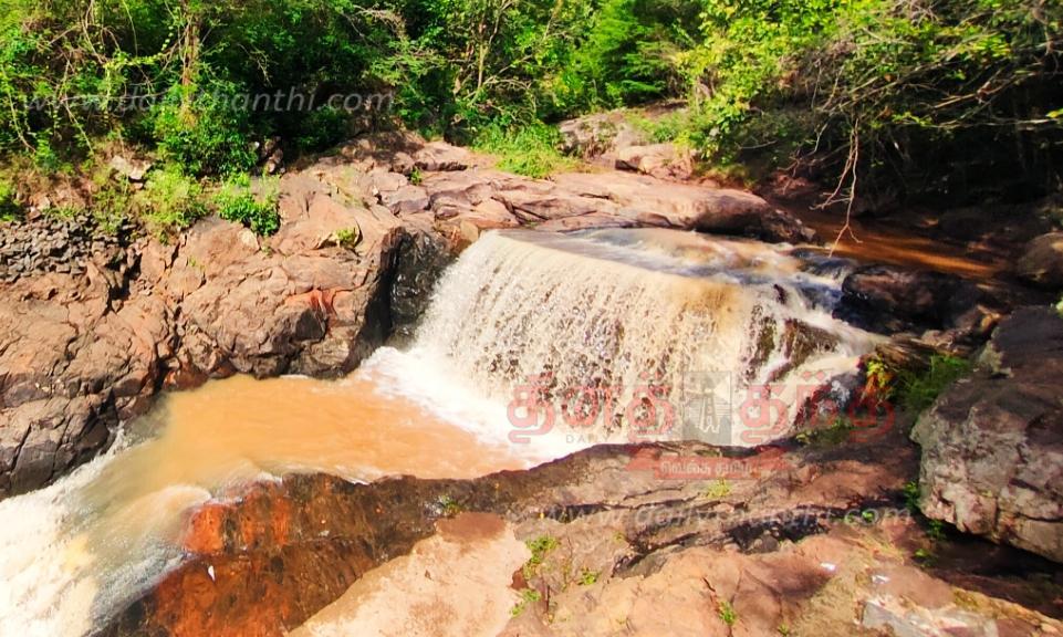 Wild flood at Mangalam Falls | மங்களம் அருவியில் காட்டாற்று வெள்ளம்