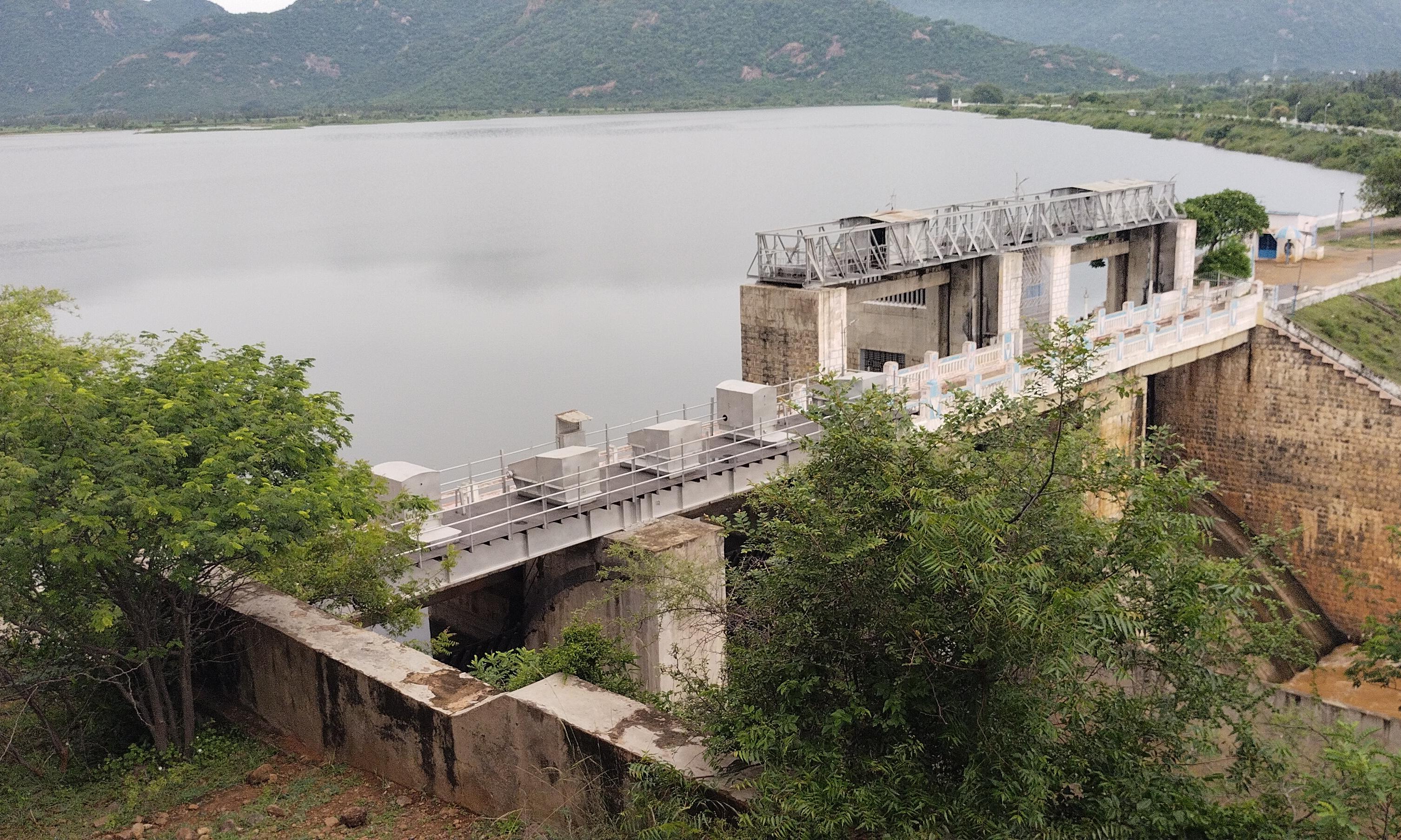 The water level of Komuki dam has risen to 30 feet | கோமுகி அணையின் ...