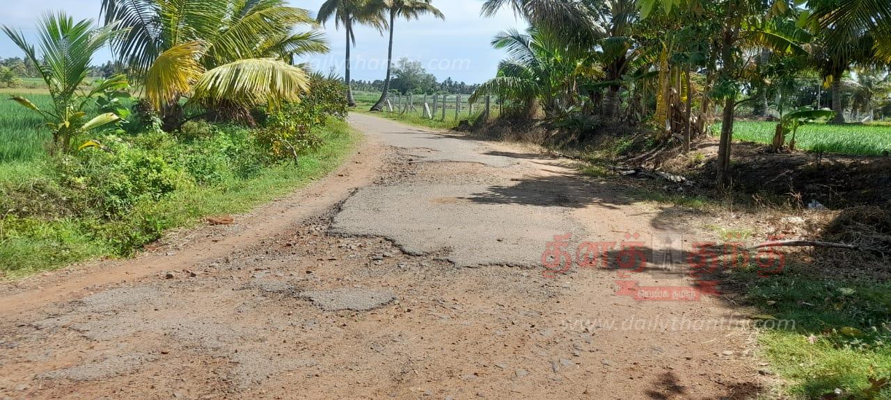 Will the Paravakkottai-Ilubaithop road be repaired? | பரவாக்கோட்டை ...