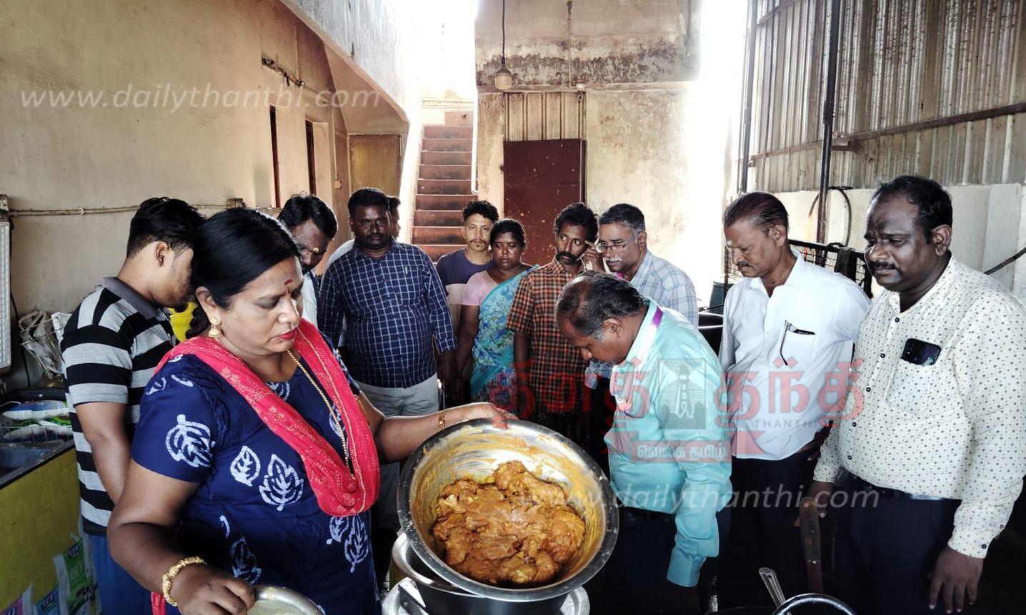 150 kg of spoiled chicken meat seized in Thanjavur | 150 கிலோ ...