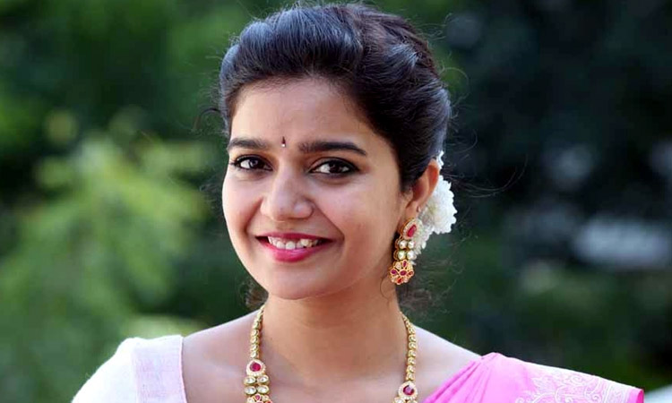 Is actress Swathi divorced? | நடிகை சுவாதி விவாகரத்தா?