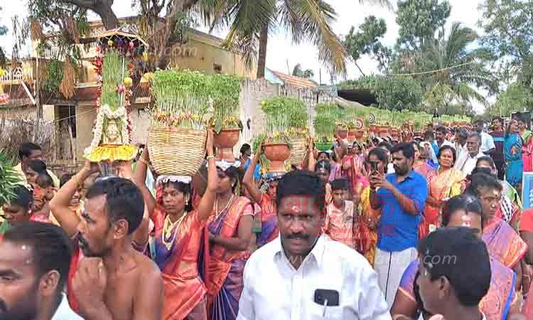 Mulaipari procession at Amman temple | அம்மன் கோவிலில் முளைப்பாரி ஊர்வலம்